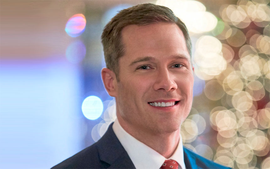 Luke Macfarlane as Jake on A Shoe Addict's Christmas | Hallmark Channel