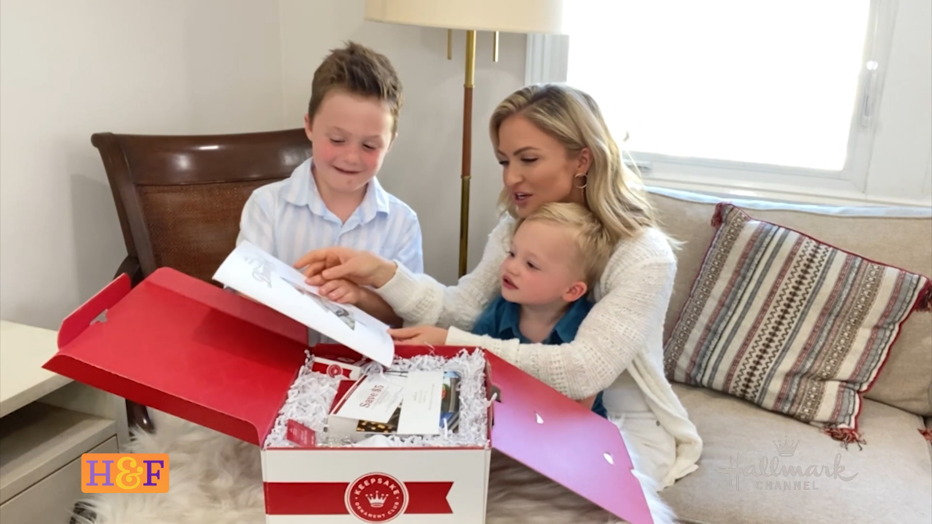 Maria Unboxes the 2020 Hallmark Keepsake Ornament Club Dream Box - Home ...